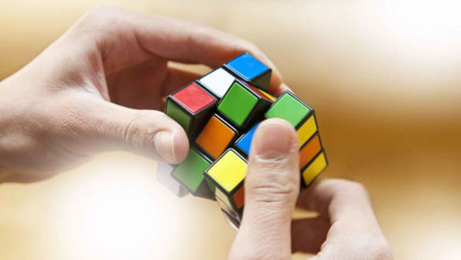 Khó khăn cho người mới chơi Rubik là gì? - KidsCre8tive